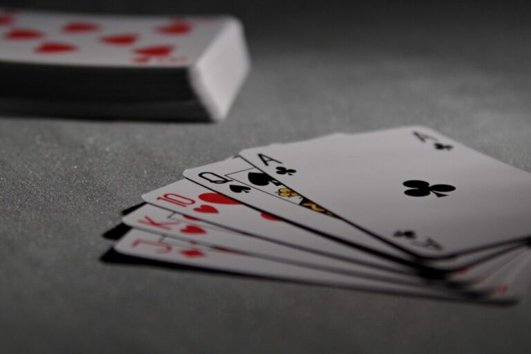 So spielt man das Kartenspiel 66 - Tricks von Eggertspiele.de